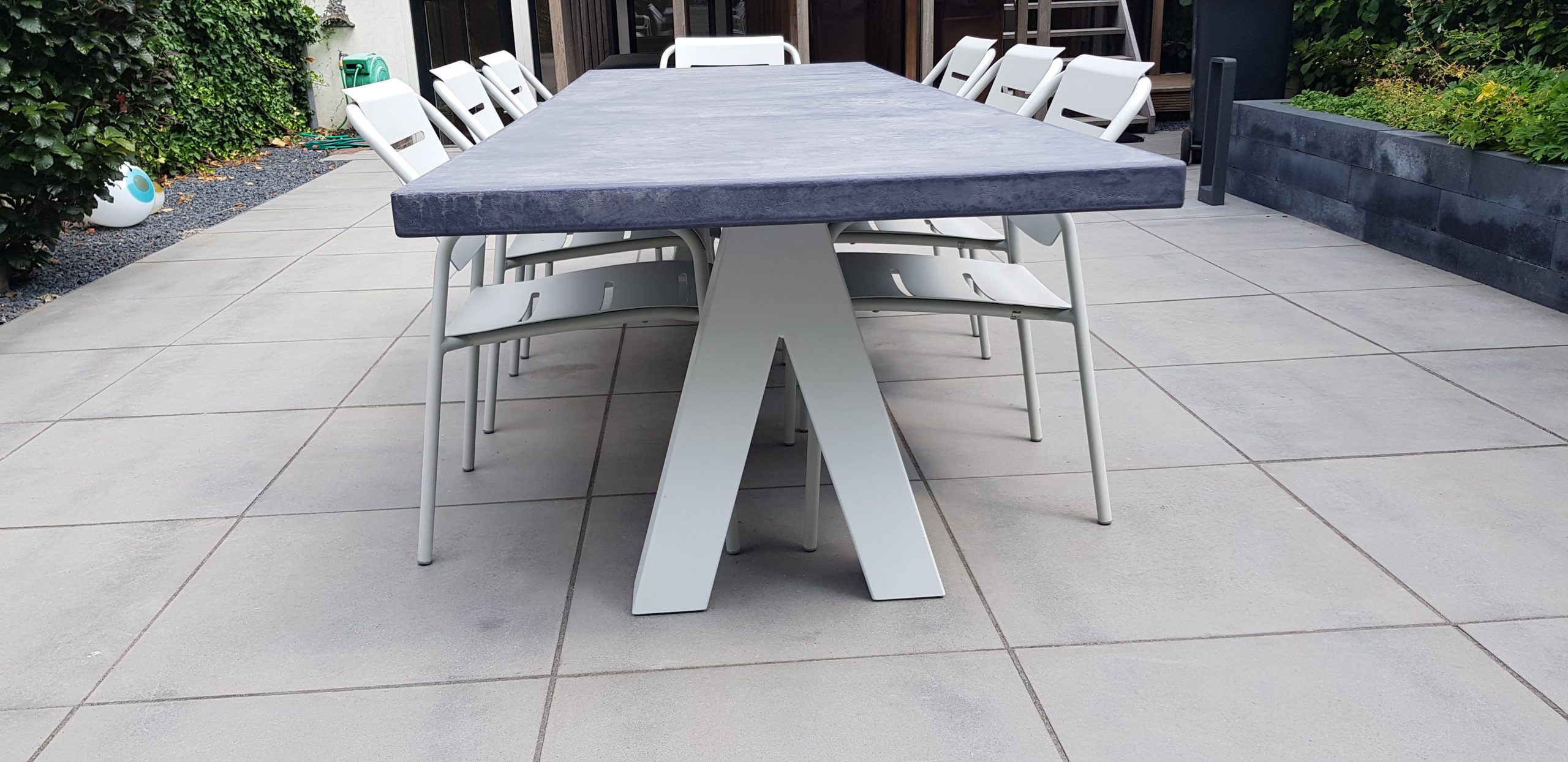 Betonlook tafels kopen? | Betonlook eettafels & betonlook tuintafels